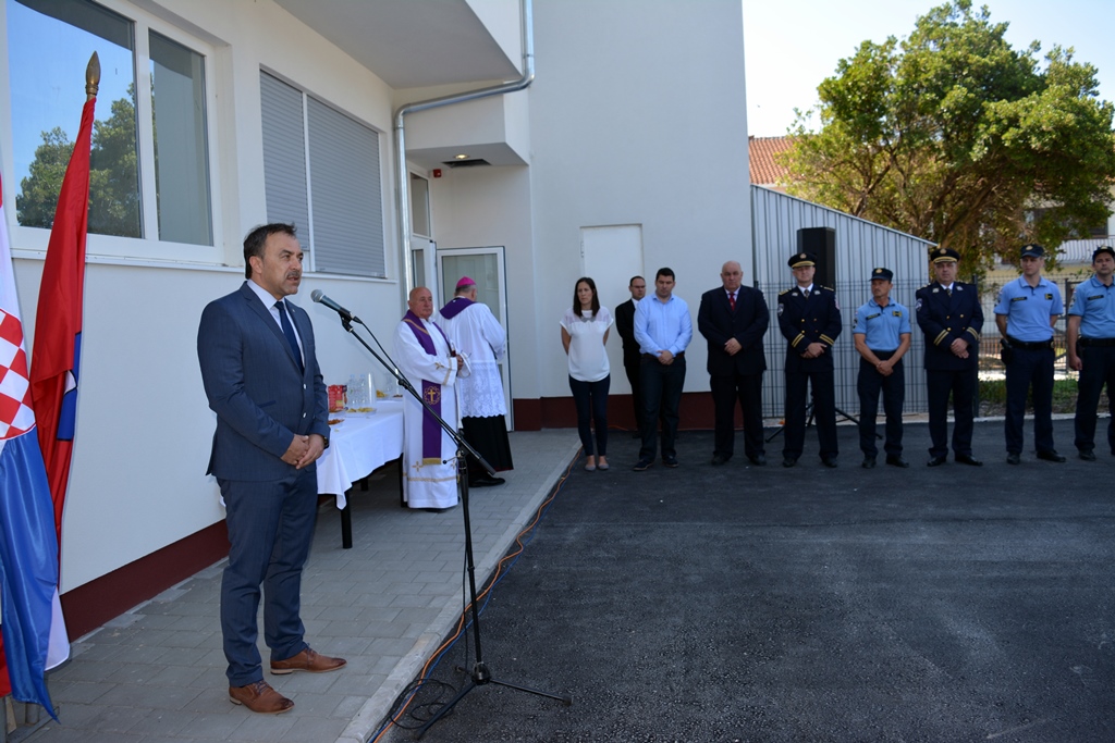 Ministar Orepić otvorio obnovljenu zgradu policije | RADIO DELTA ...